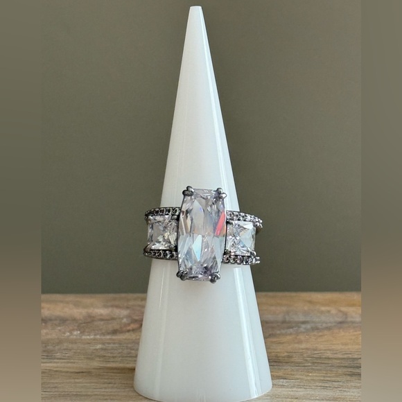 Bomb Party | Jewelry | Bomb Party 225 Og Ring Chasing Sparkling ...
